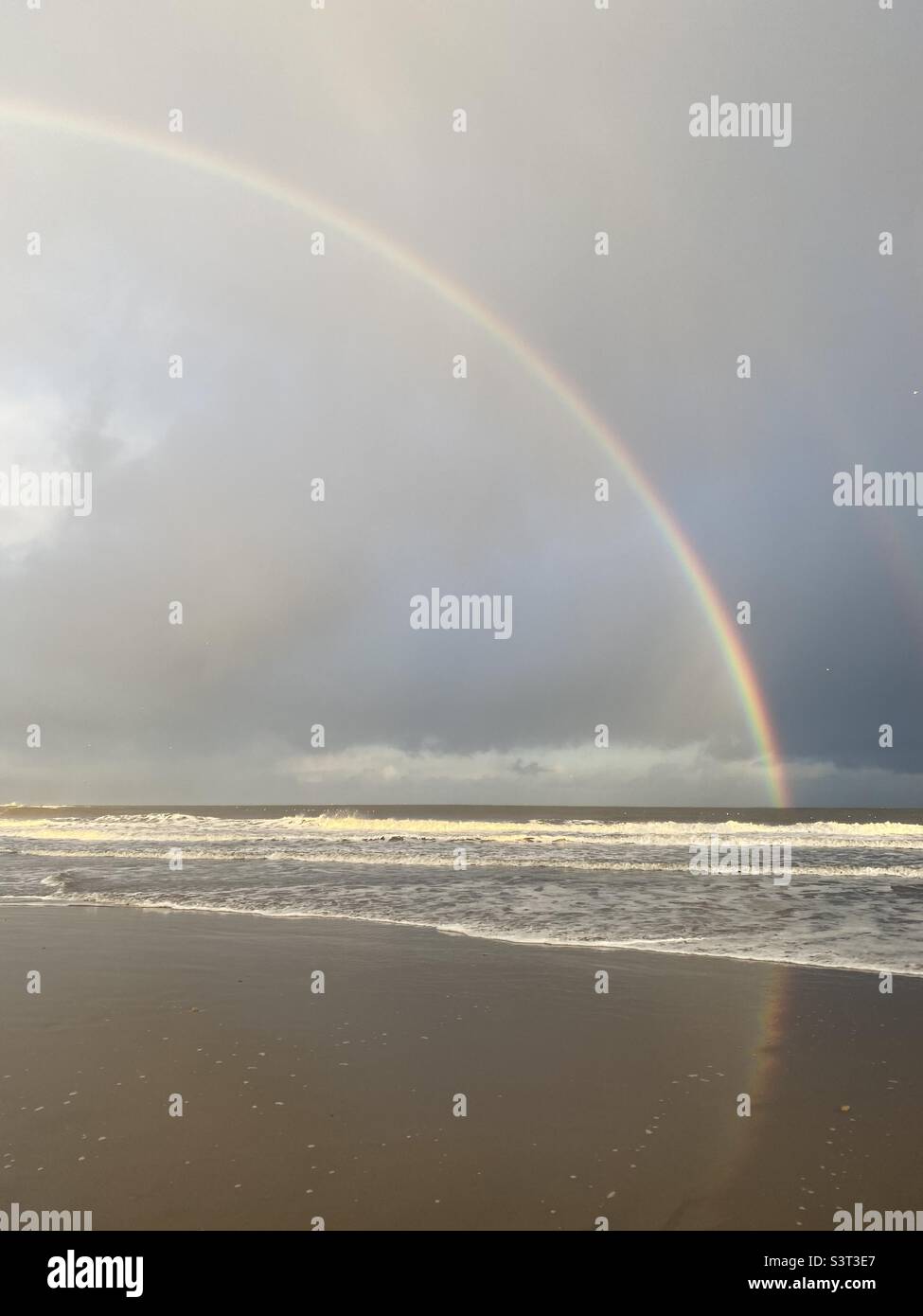 Sky and rainbow hi-res stock photography and images - Alamy
