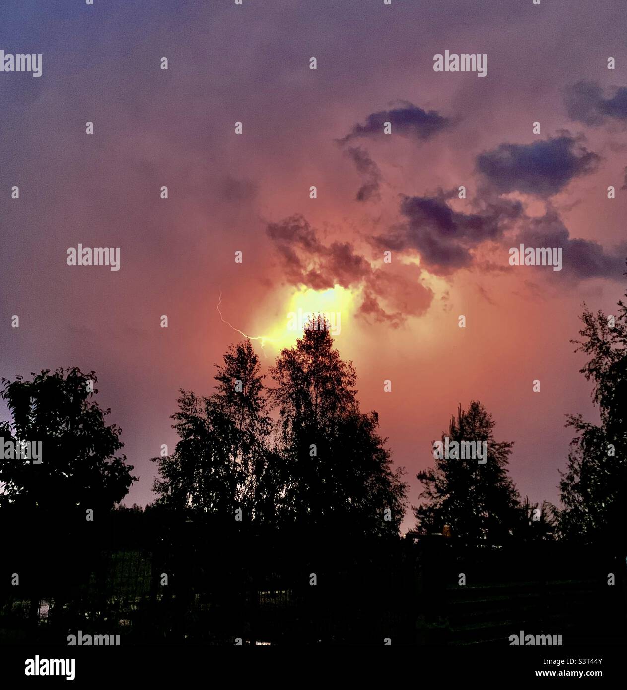 Summer storm hi-res stock photography and images - Alamy