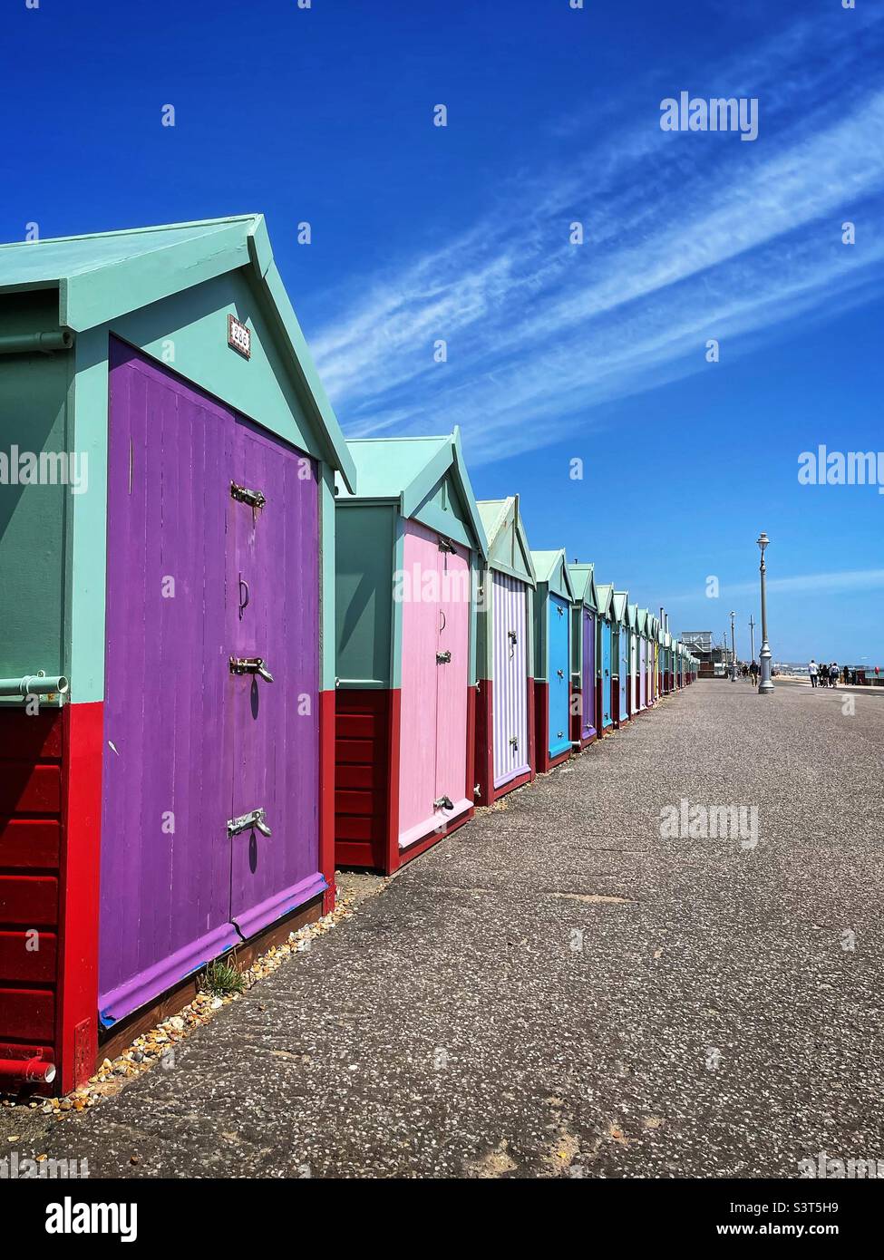 Rainbow beach hut sussex hi-res stock photography and images - Alamy