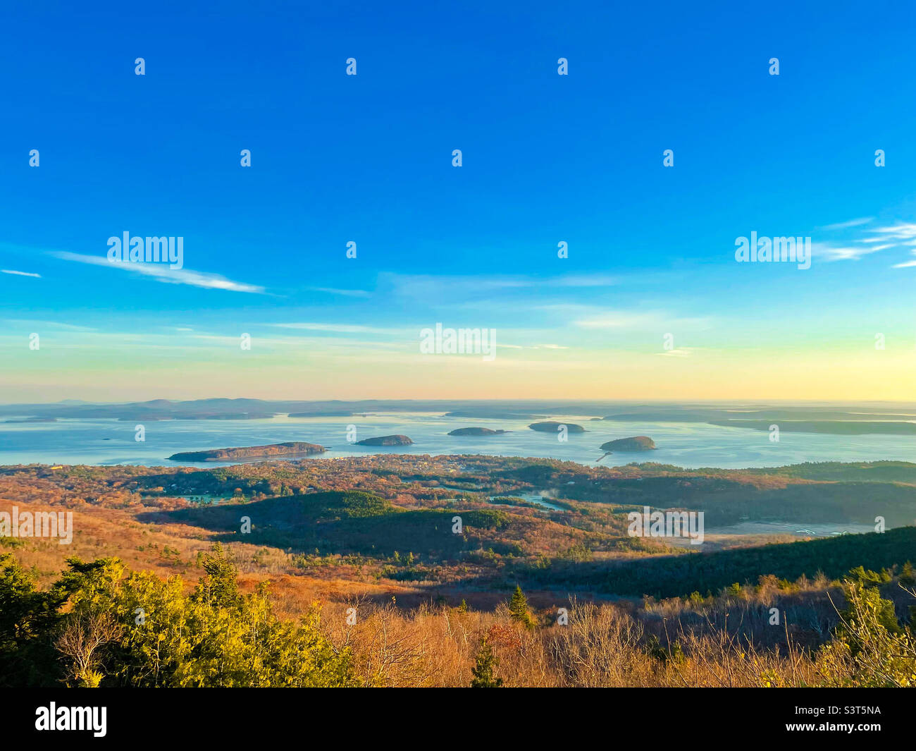 Sunrise islands hi-res stock photography and images - Alamy