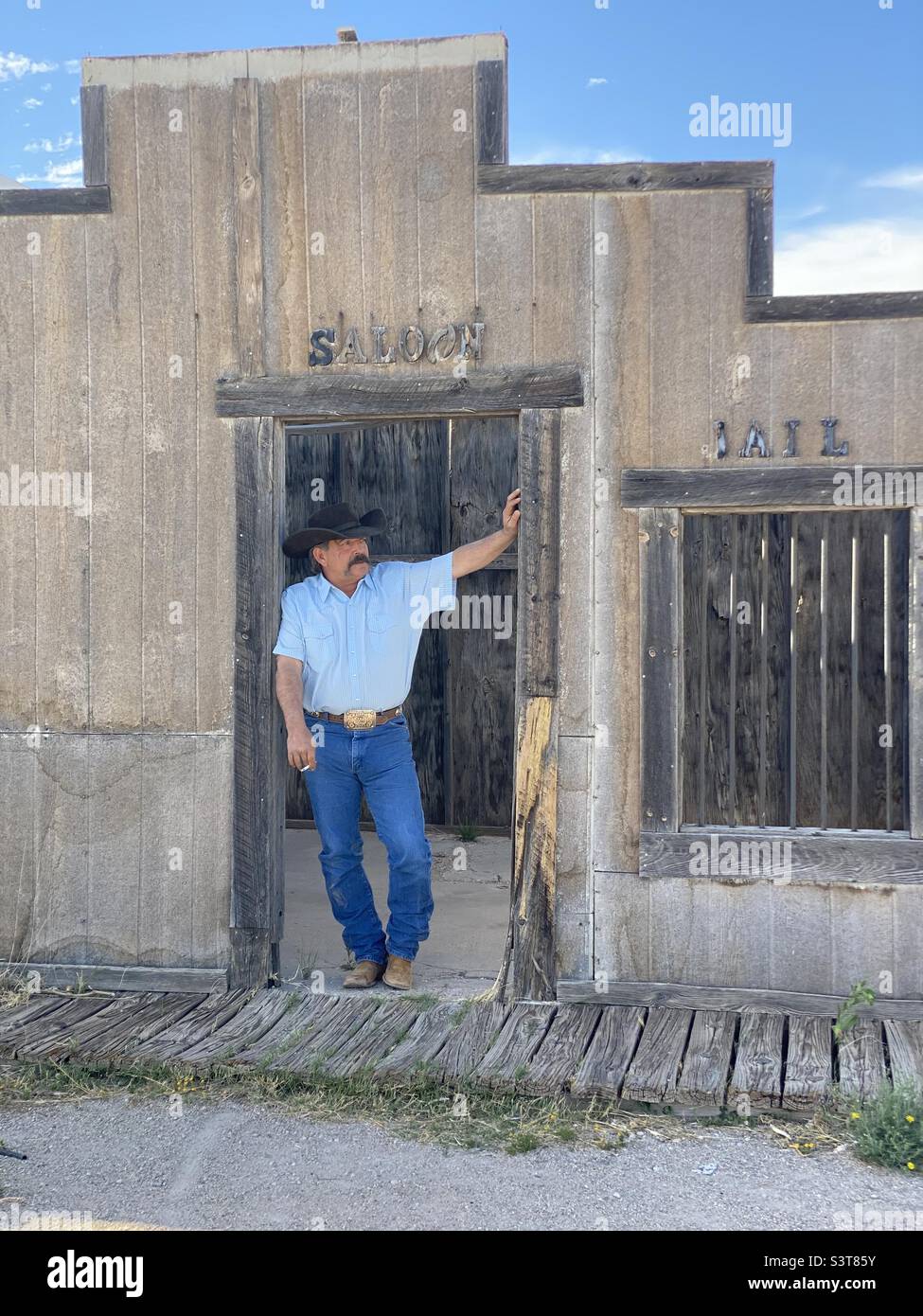 Cowboy old hi-res stock photography and images - Alamy