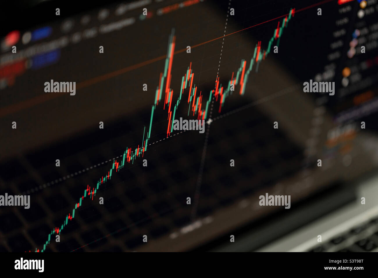 Stock market chart graph smartphone stock photos and images - Alamy