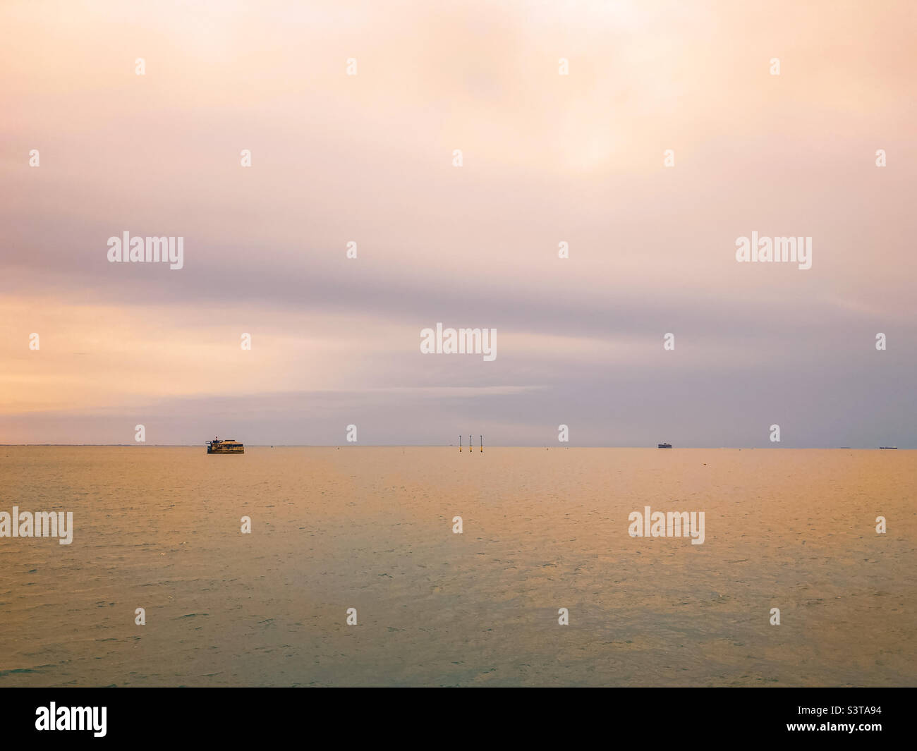 Solent Forts - No Mans Land and Horse Sand Fort in evening light Stock ...