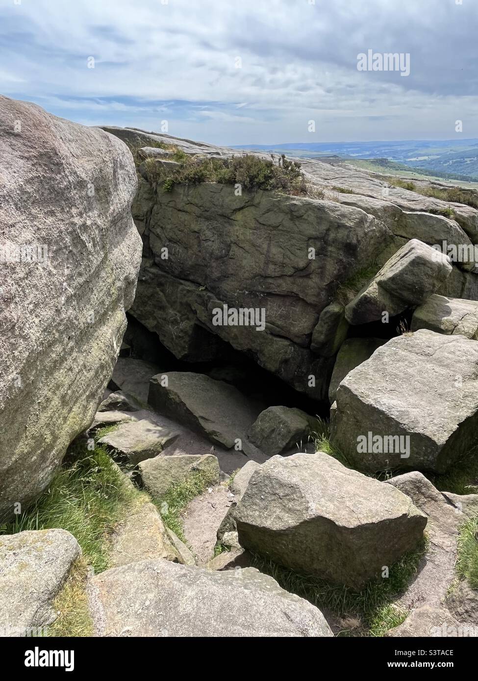 Edge rocks hi-res stock photography and images - Alamy