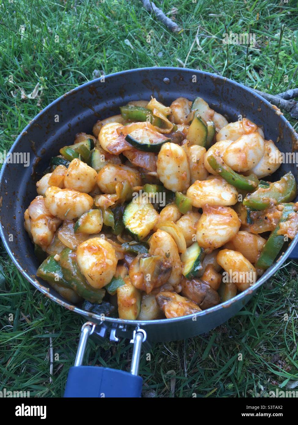 Cooking gas cooker food hi-res stock photography and images - Alamy