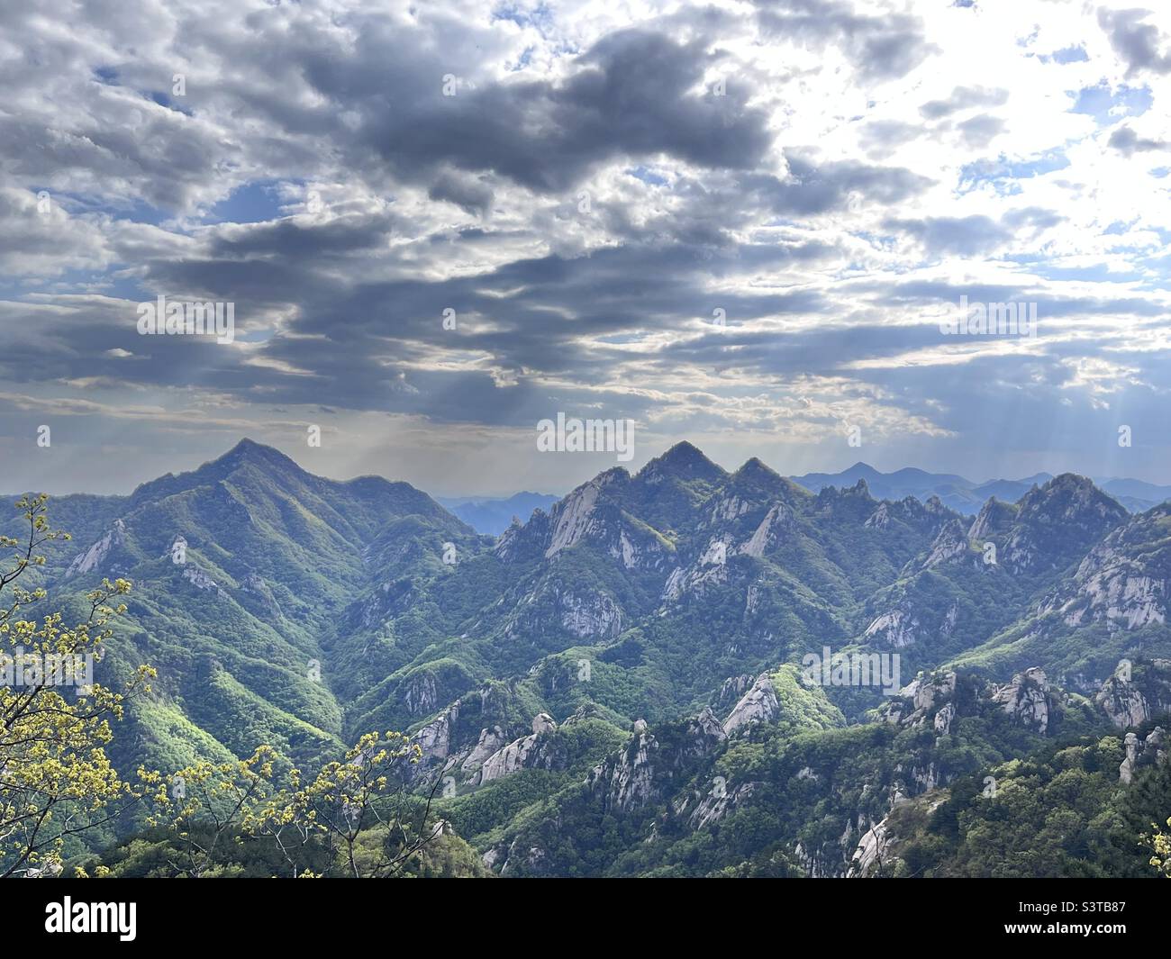 Yunmeng mountain hi-res stock photography and images - Alamy