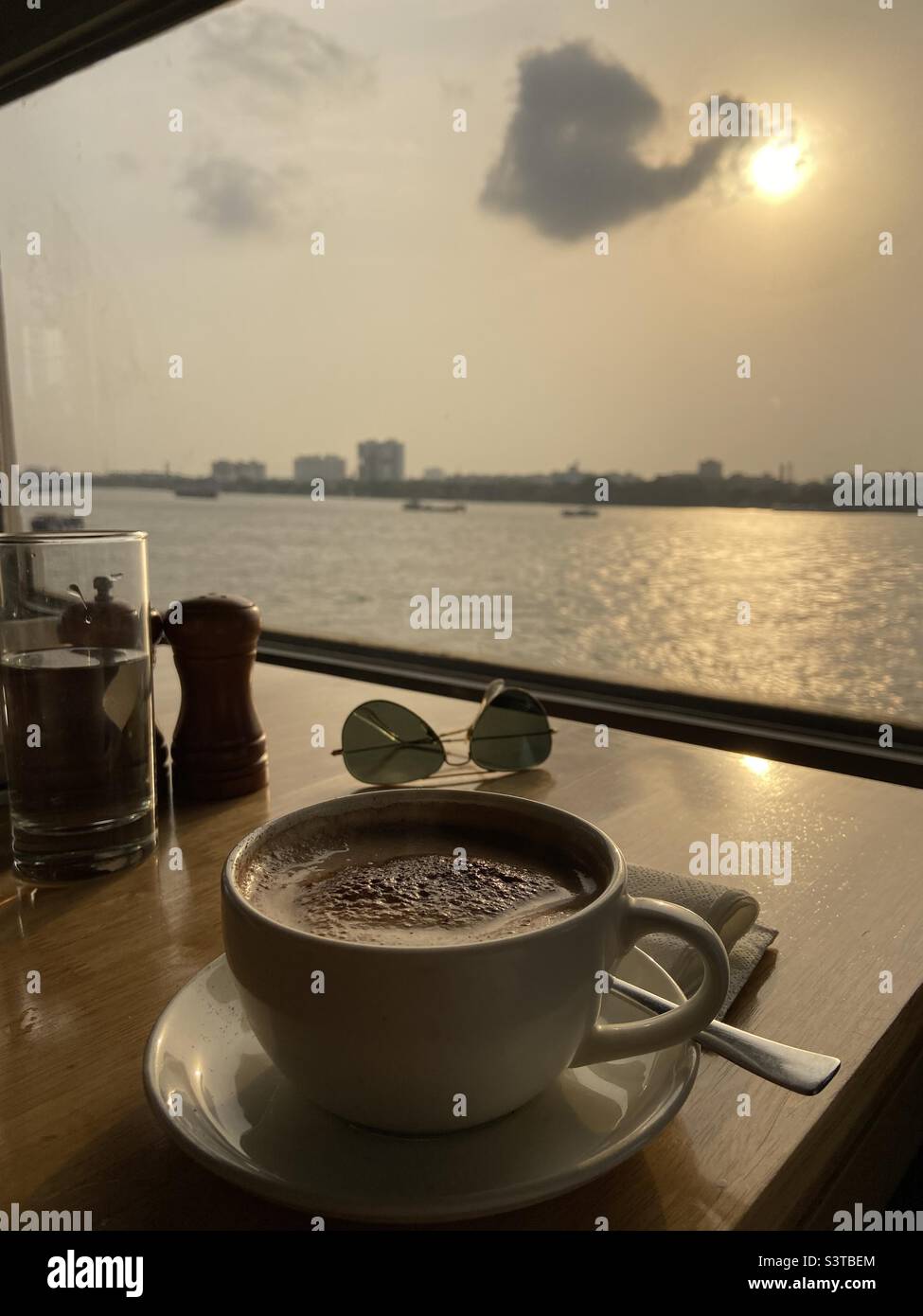 Coffee and sunset hi-res stock photography and images - Alamy