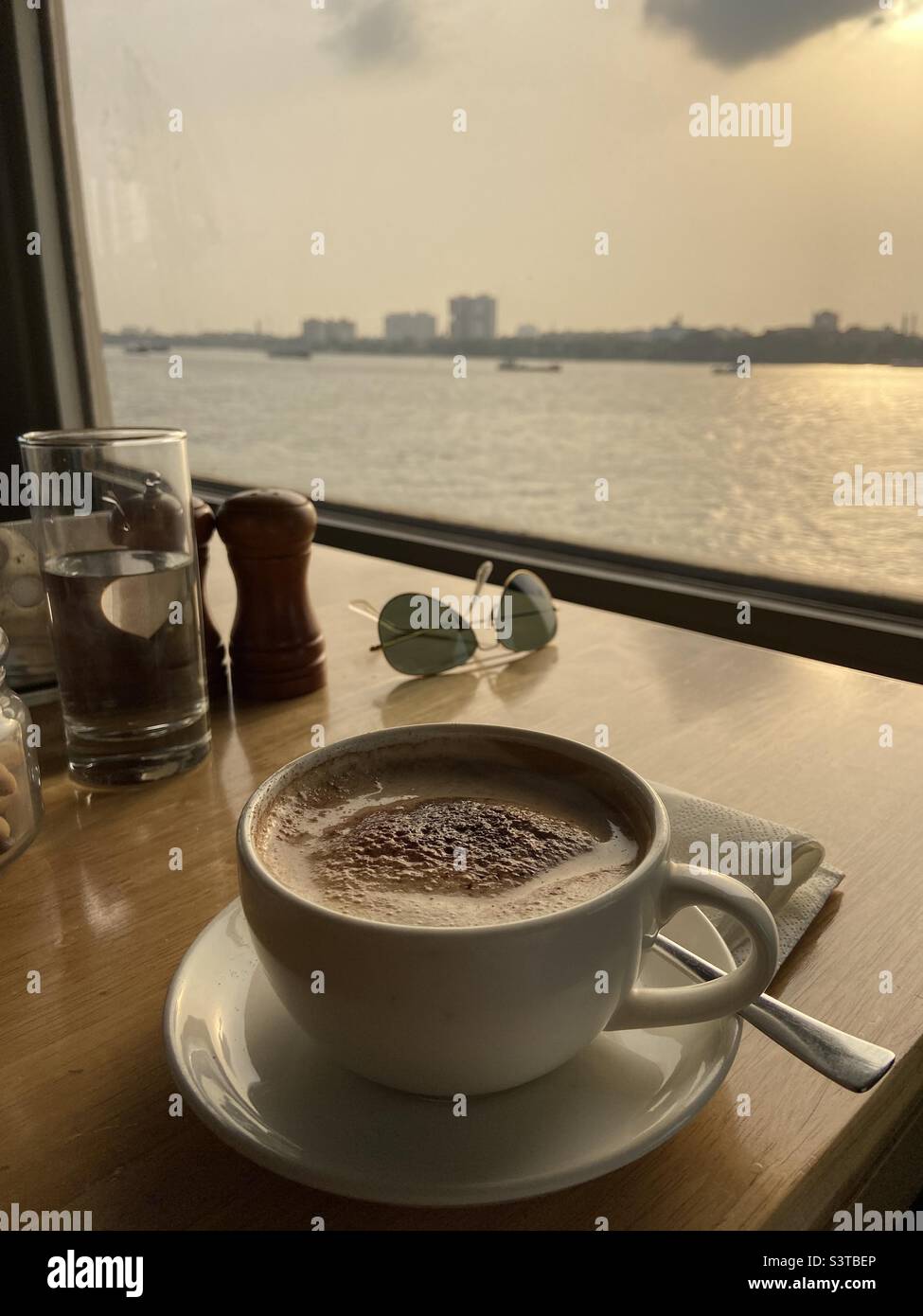 Coffee and sunset hi-res stock photography and images - Alamy