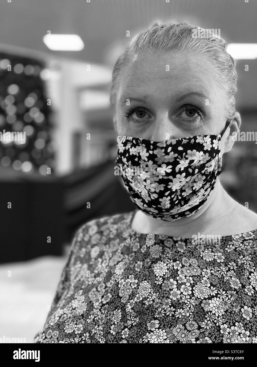 Covering face woman Black and White Stock Photos & Images - Alamy