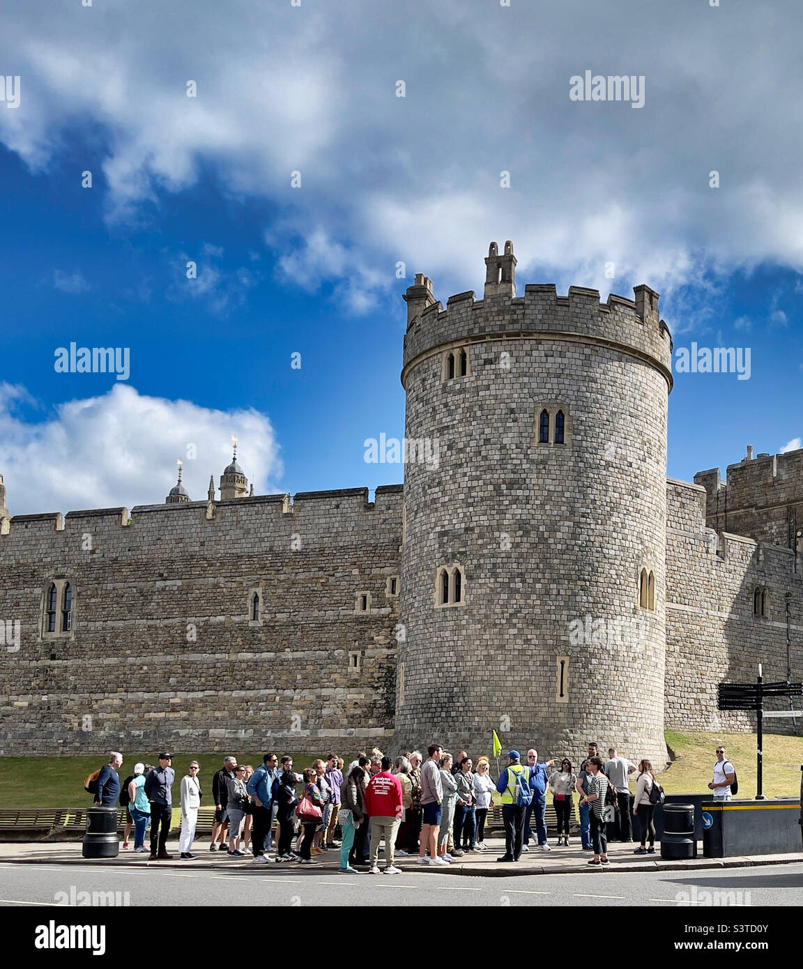 Windsor castle hi-res stock photography and images - Alamy