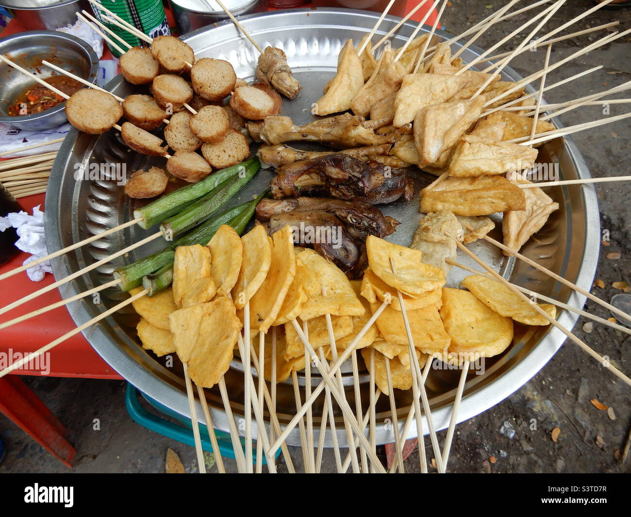 Food skewers hi-res stock photography and images - Alamy