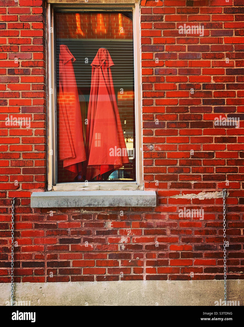Hiding for the sun hi-res stock photography and images - Alamy