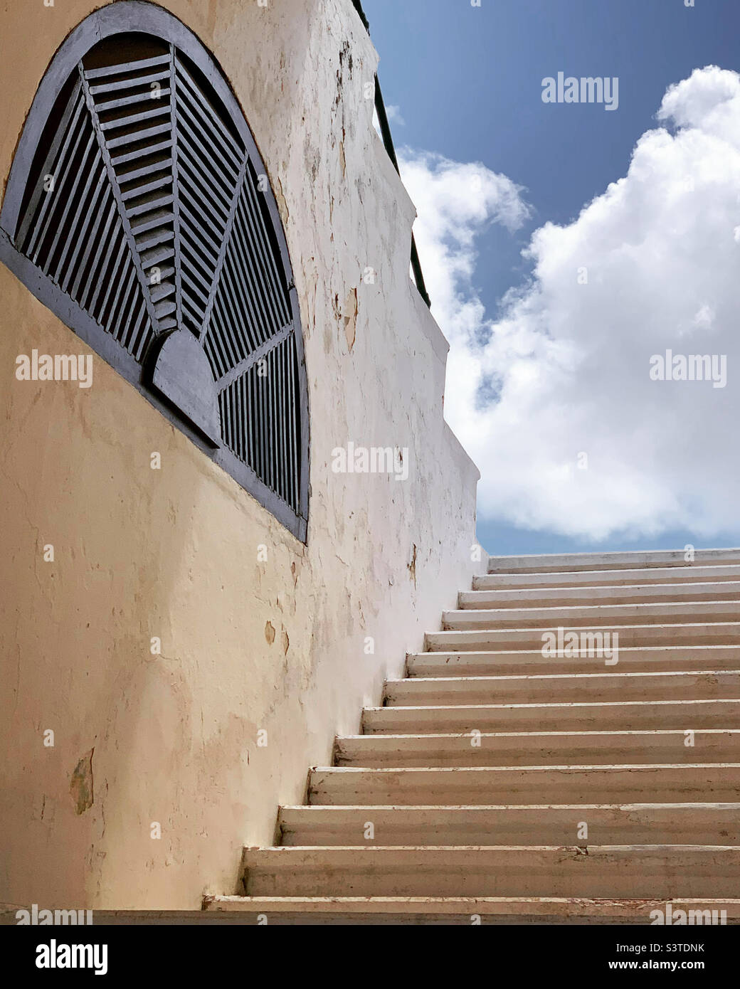 Symmetry stairs smartphone stock photos and images - Alamy
