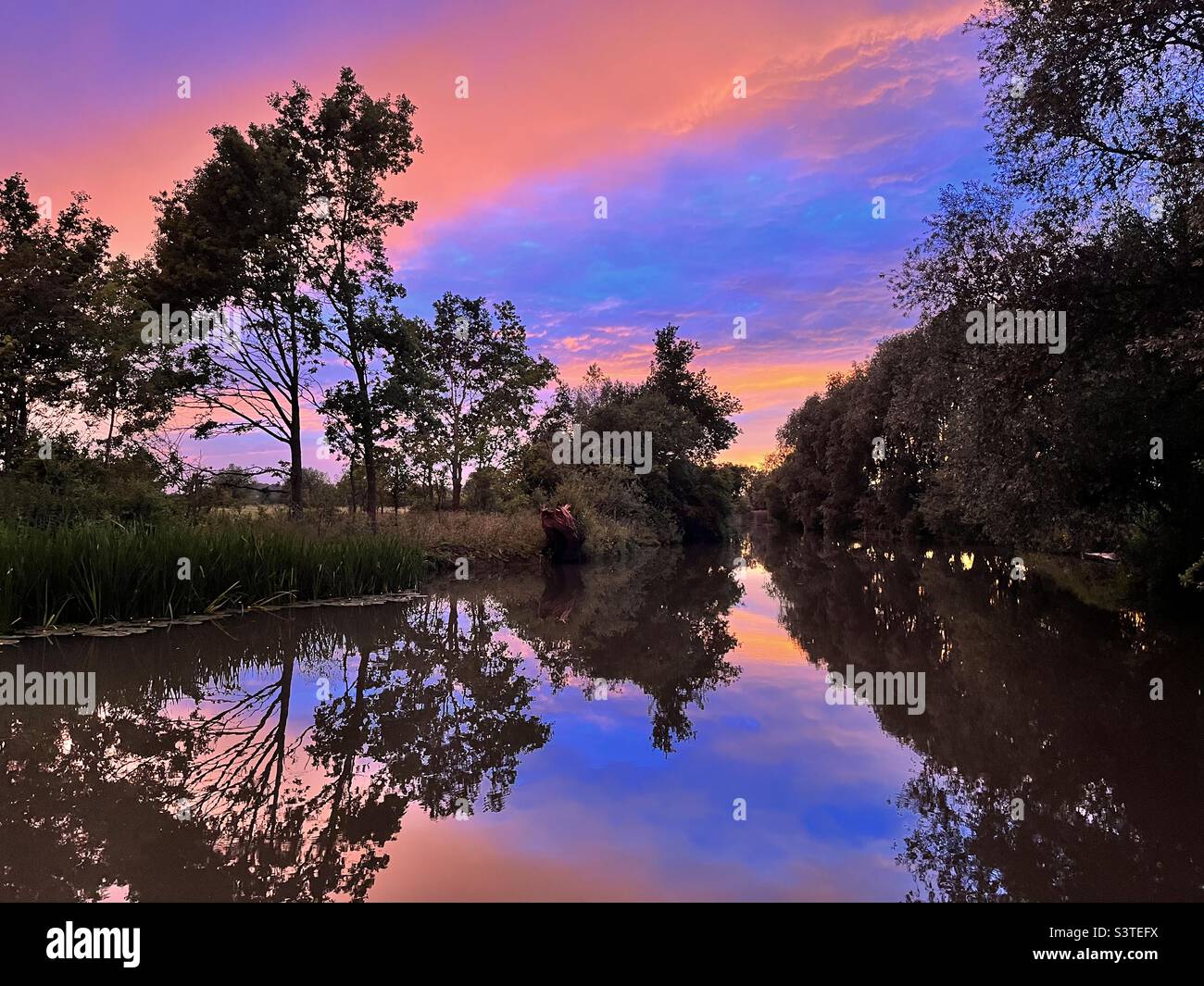 Upper river thames hi-res stock photography and images - Alamy