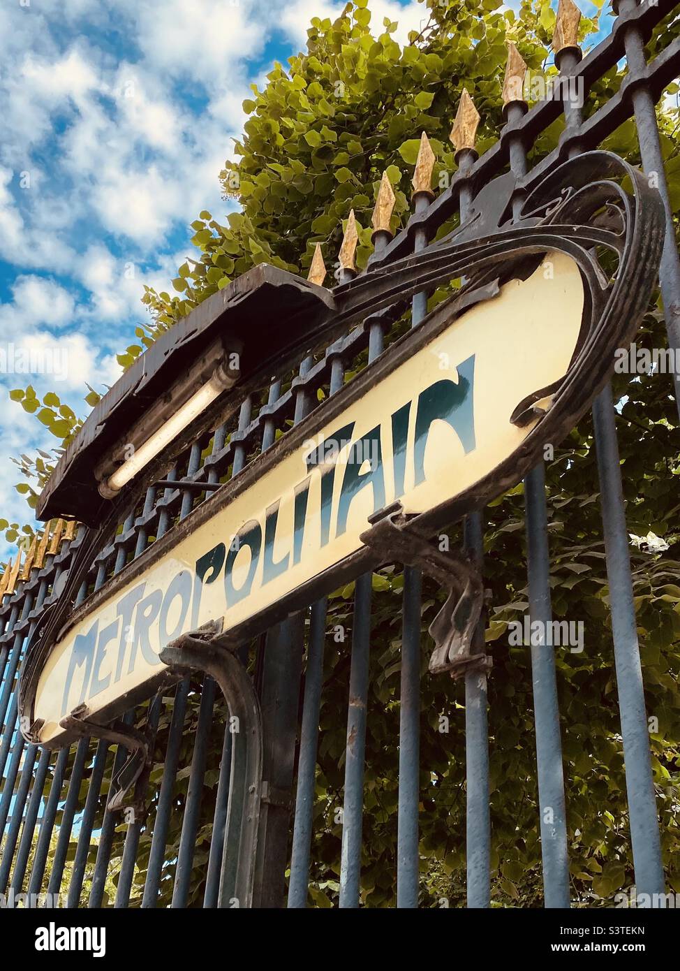 Underground paris hi-res stock photography and images - Alamy