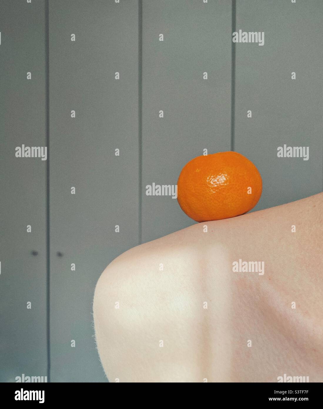 Tangerine skin hi-res stock photography and images - Alamy