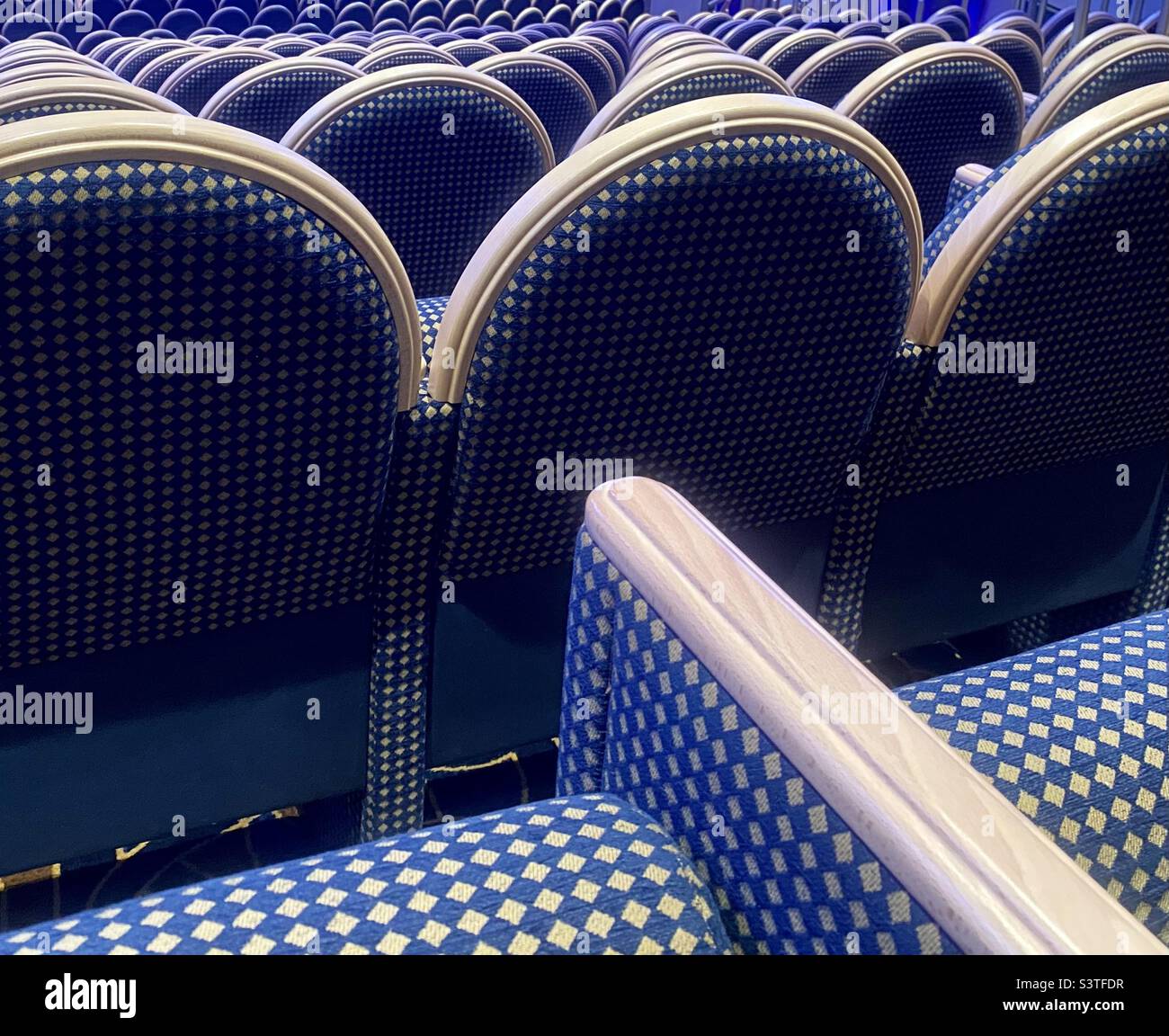 Theatre seating hi-res stock photography and images - Alamy