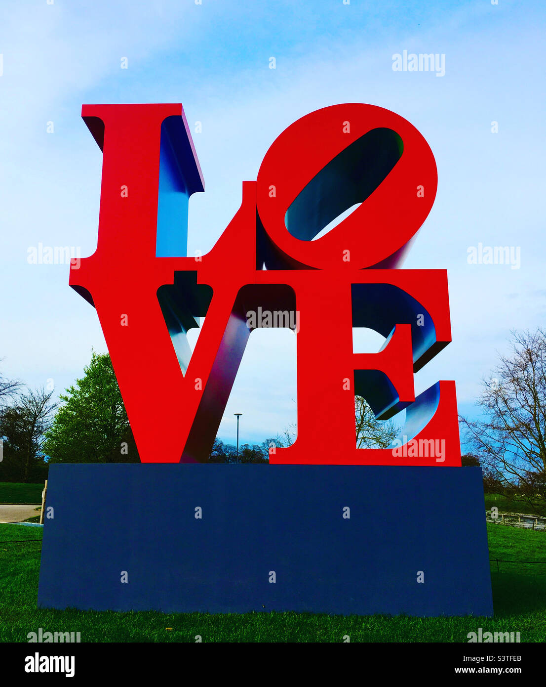 Robert indiana signature sculpture hi-res stock photography and images ...