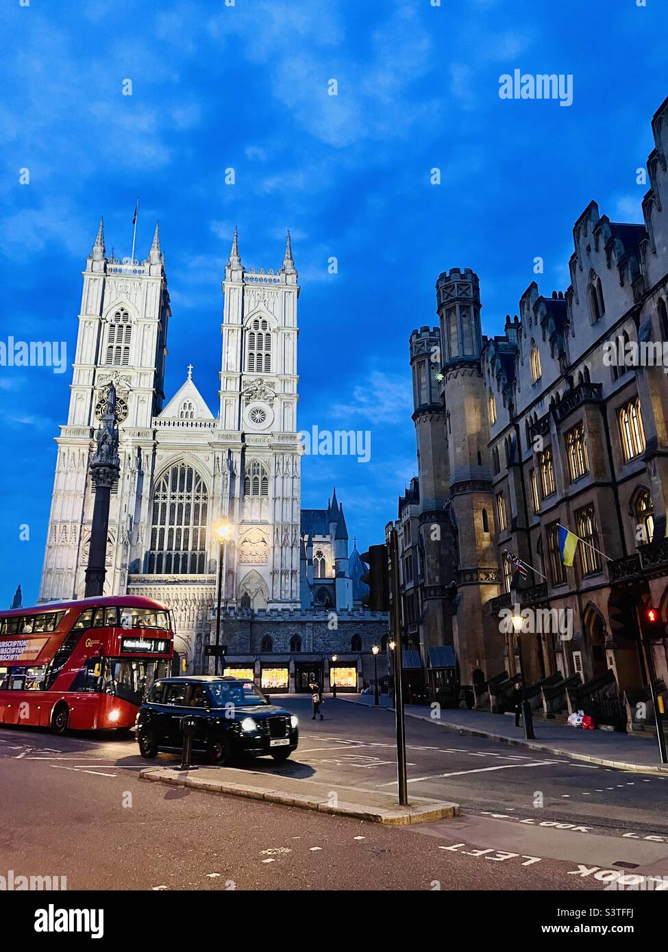 Number 11 bus london hi-res stock photography and images - Alamy