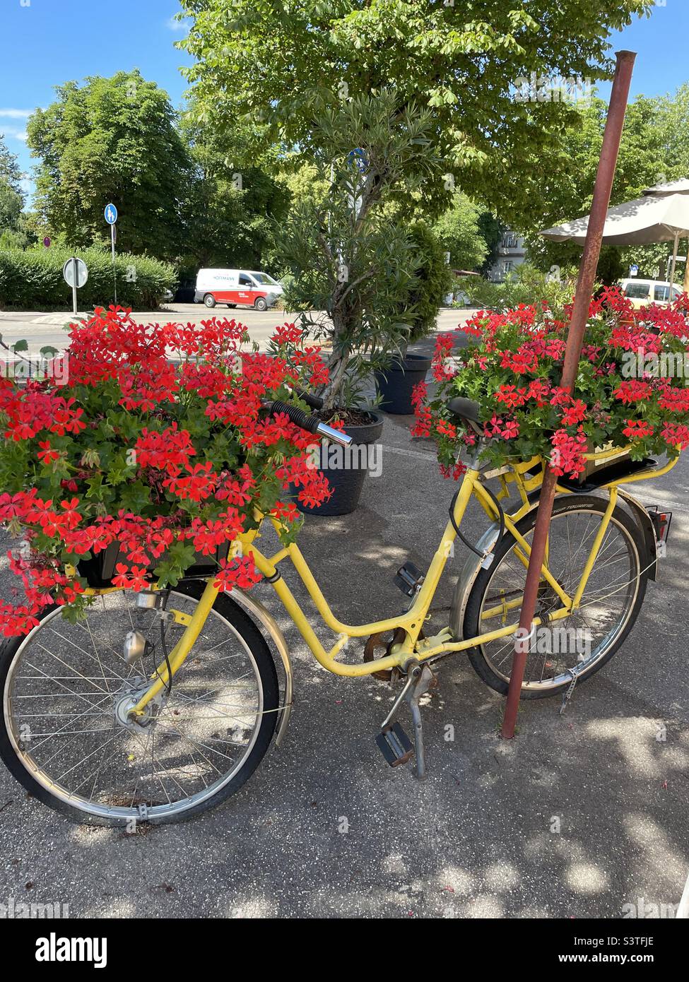 Decorated cycle hi-res stock photography and images - Alamy