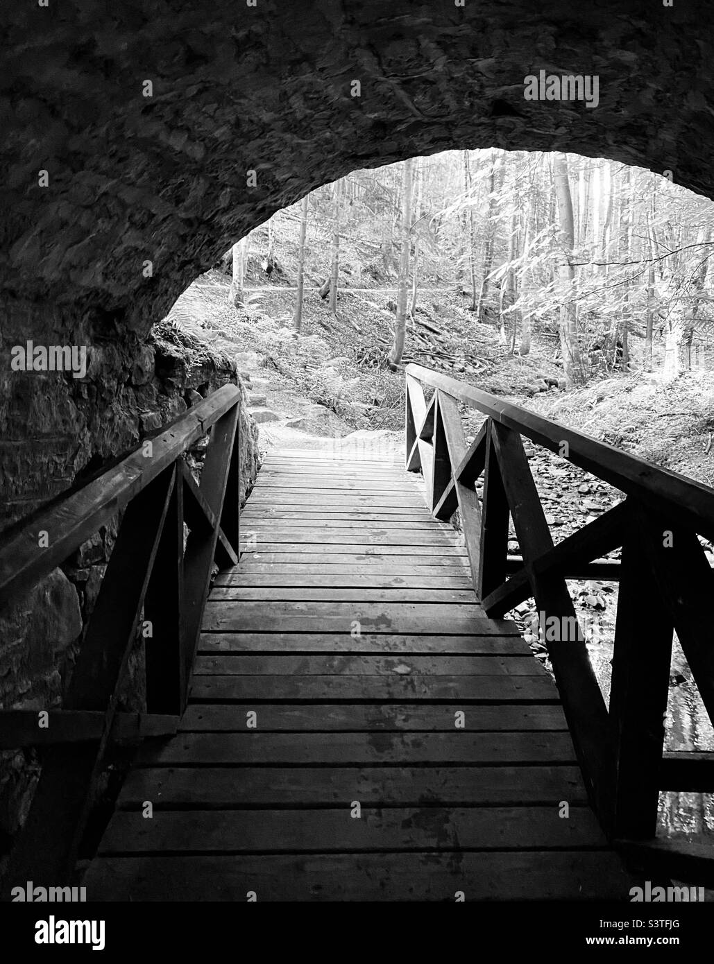 Tunnel bridge hi-res stock photography and images - Alamy