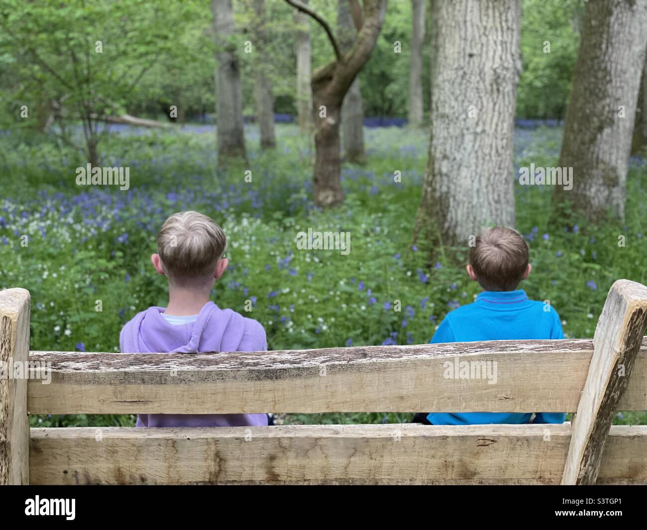 Little brother big brother hi-res stock photography and images - Alamy