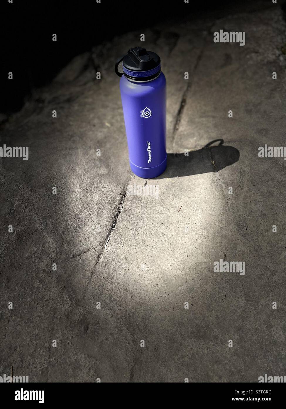 Water bottle pictures hi-res stock photography and images - Alamy