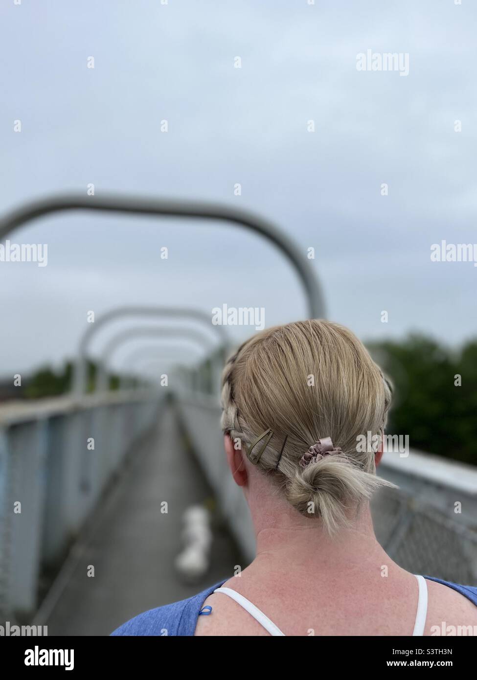 Woman bridge rear view hi-res stock photography and images - Alamy