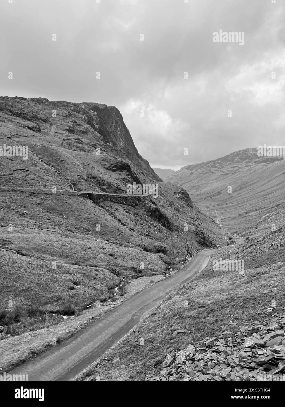 Black mountain pass hi-res stock photography and images - Alamy