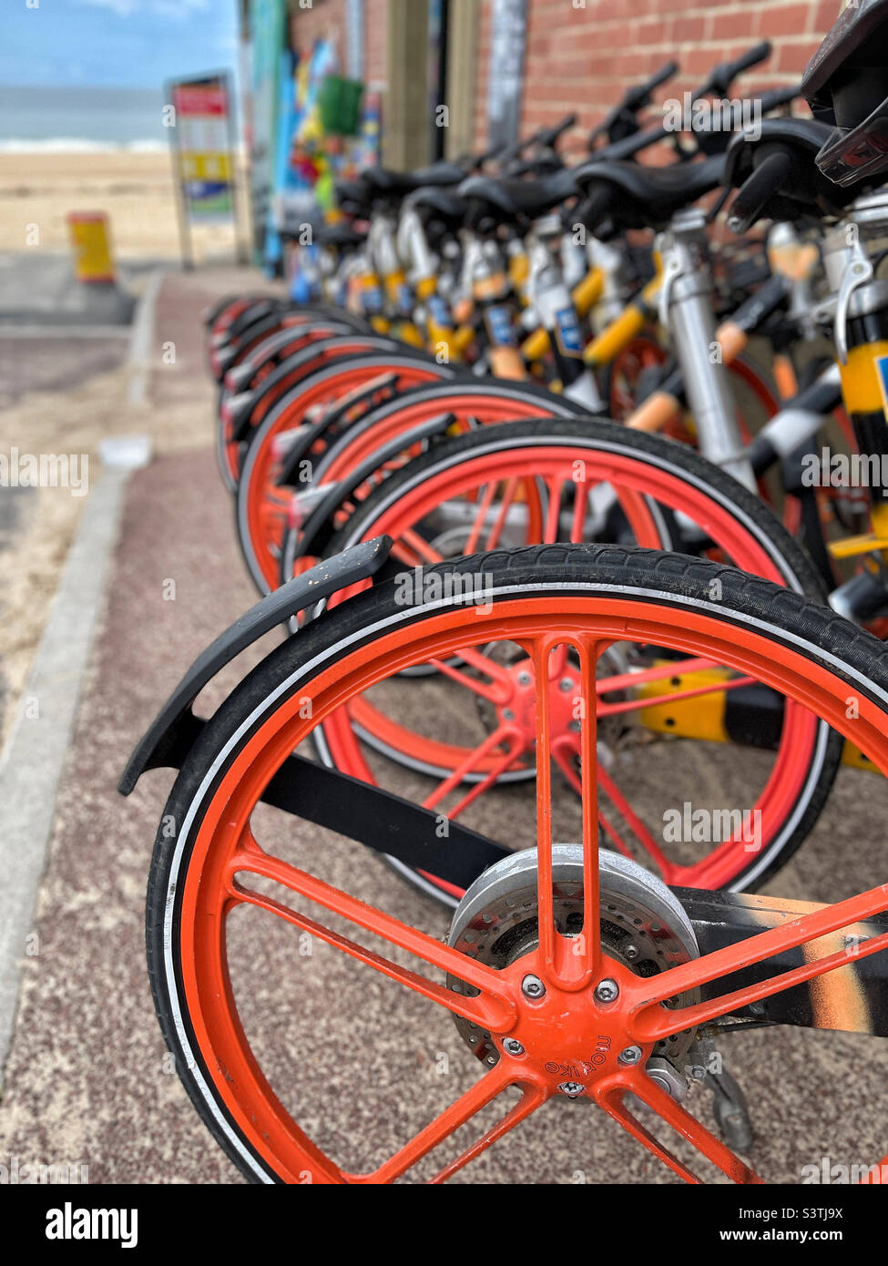 Bicycle rentals hi-res stock photography and images - Alamy