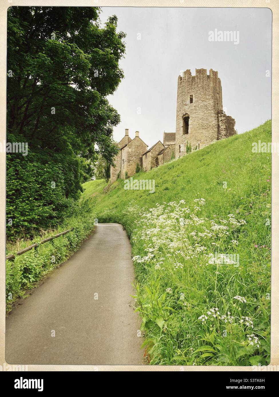 Farleigh castle hi-res stock photography and images - Alamy