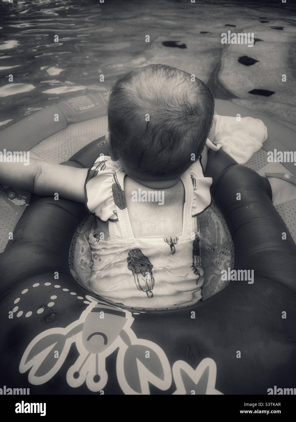 Pool float hi-res stock photography and images - Alamy