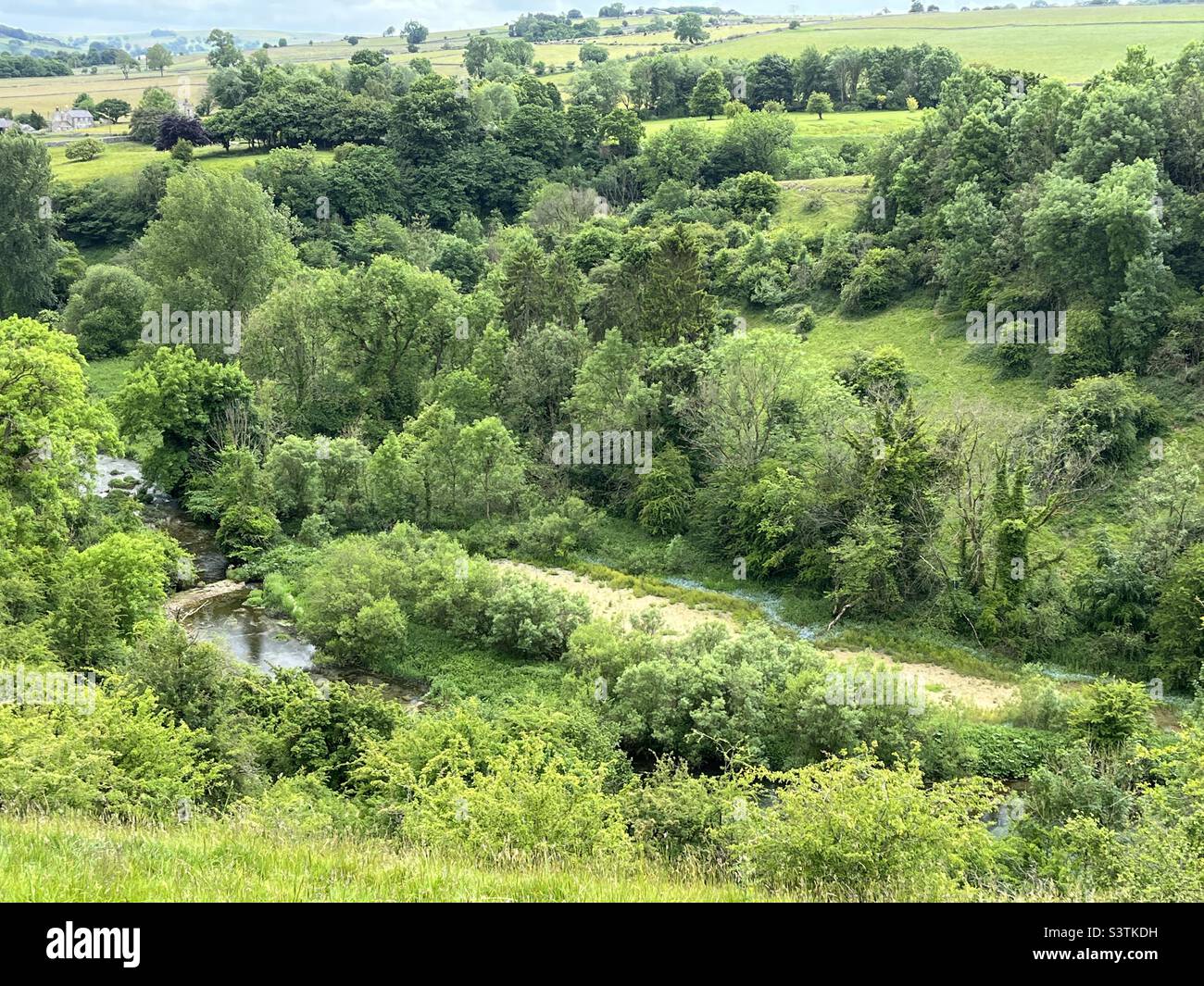 Dale green fields hi-res stock photography and images - Alamy