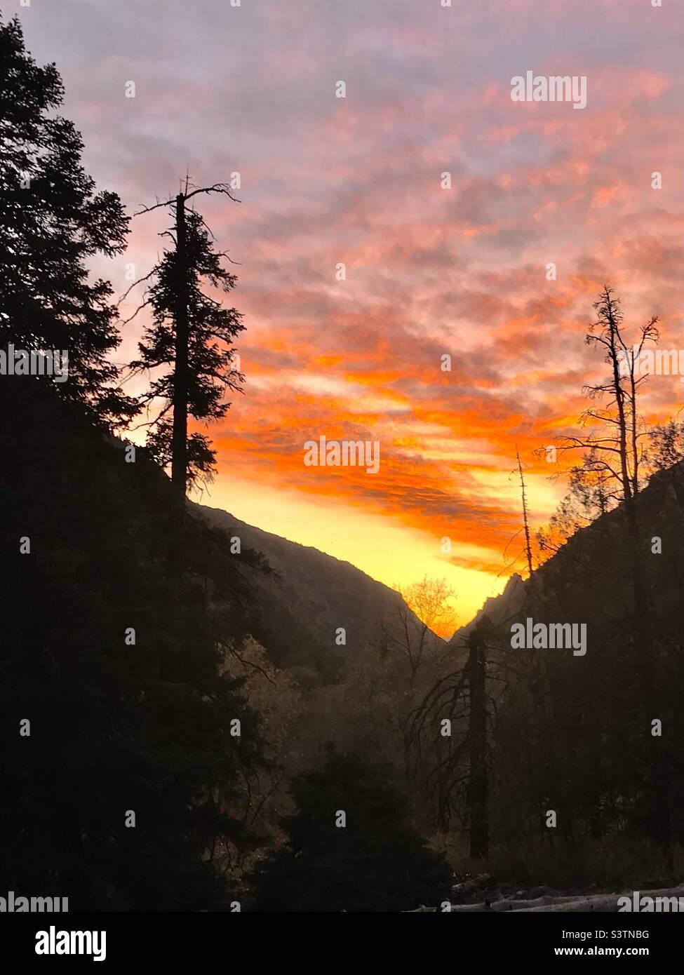 Flaming sunset hi-res stock photography and images - Alamy