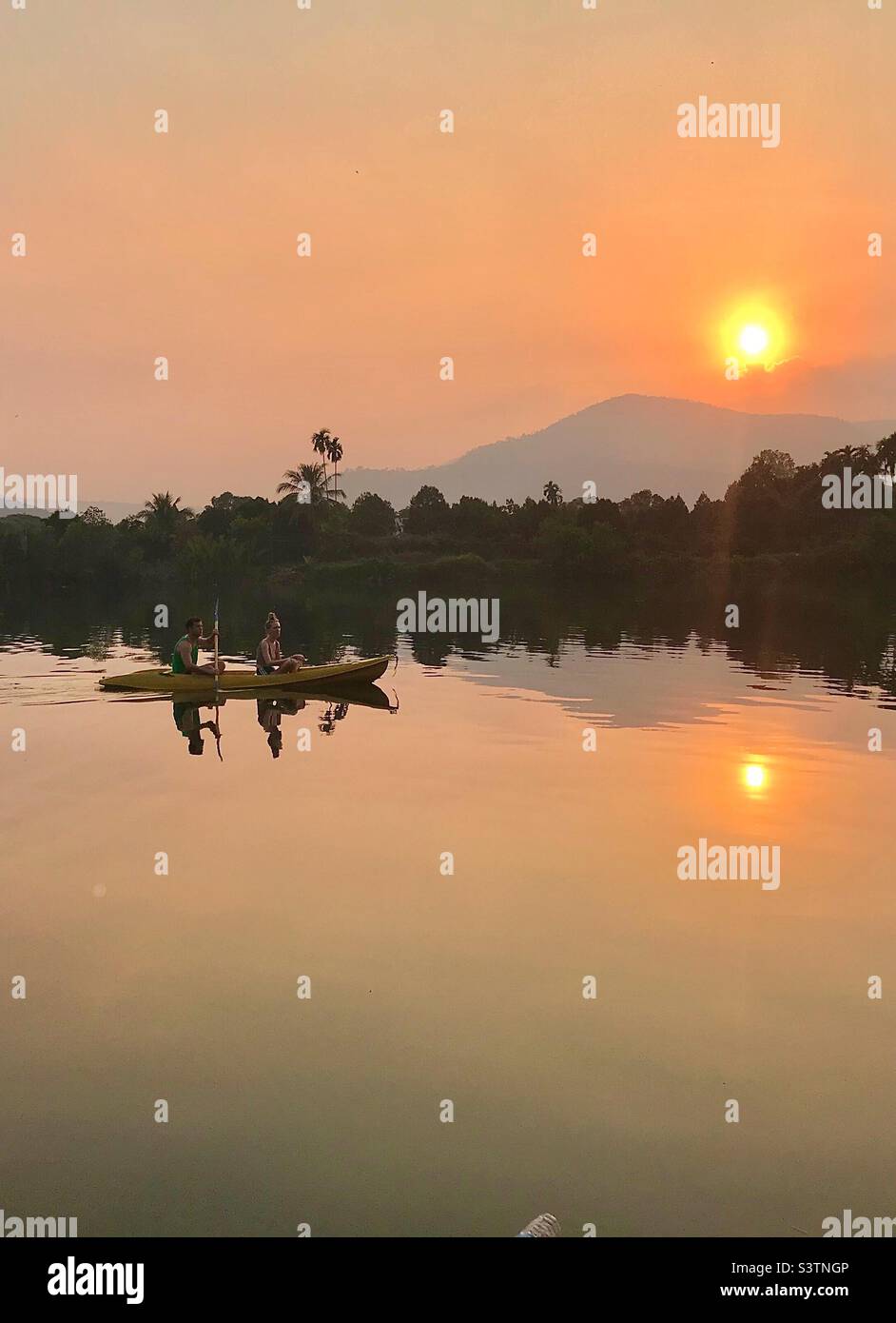 Moment sunset hi-res stock photography and images - Alamy