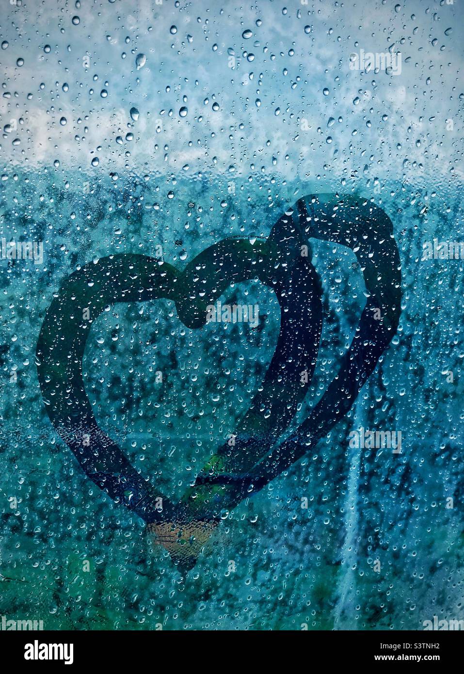 Rainy romantic hi-res stock photography and images - Alamy