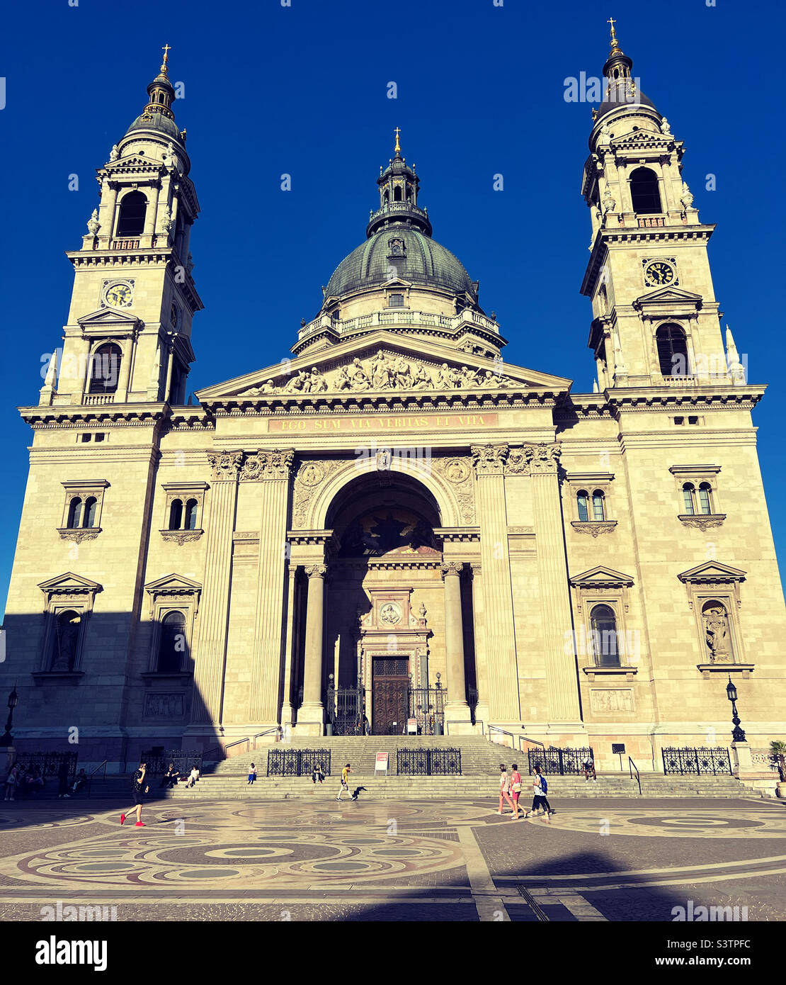 Budapest st stephens basilica hi-res stock photography and images - Alamy