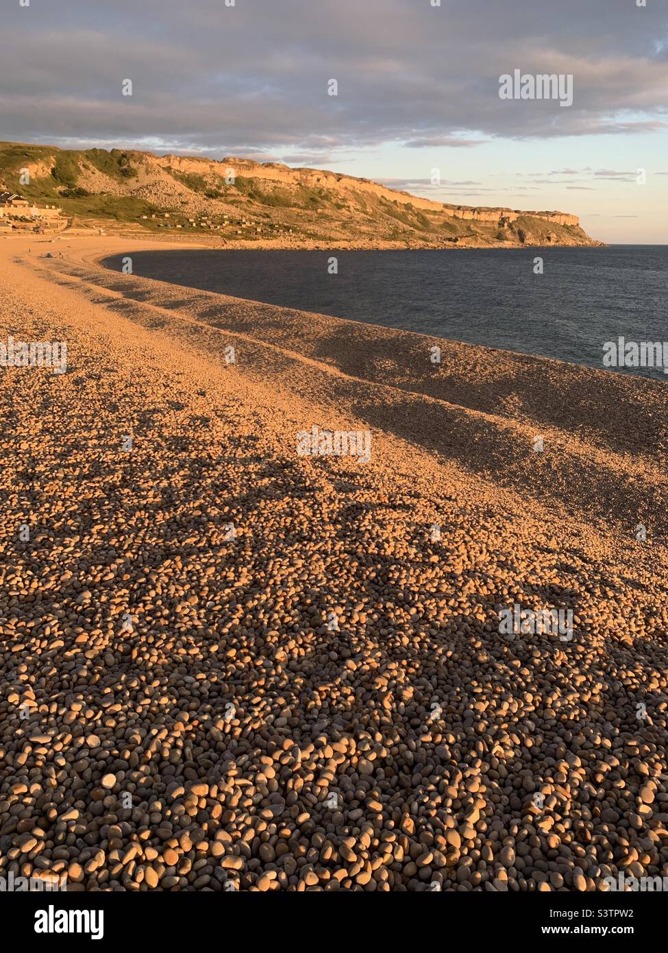 Chesil beach pebbles hi-res stock photography and images - Alamy