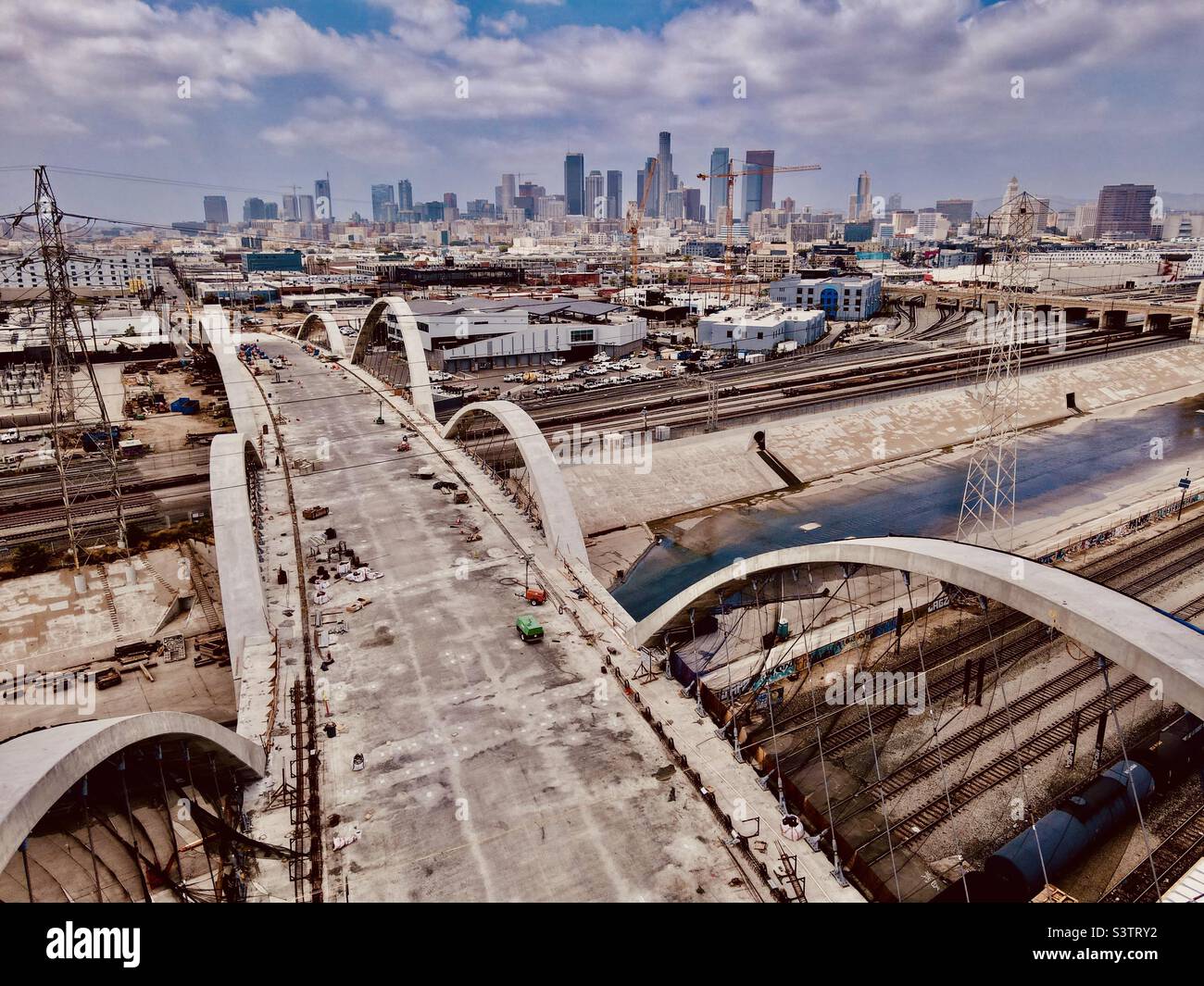 Sixth street bridge los angeles hi-res stock photography and images - Alamy