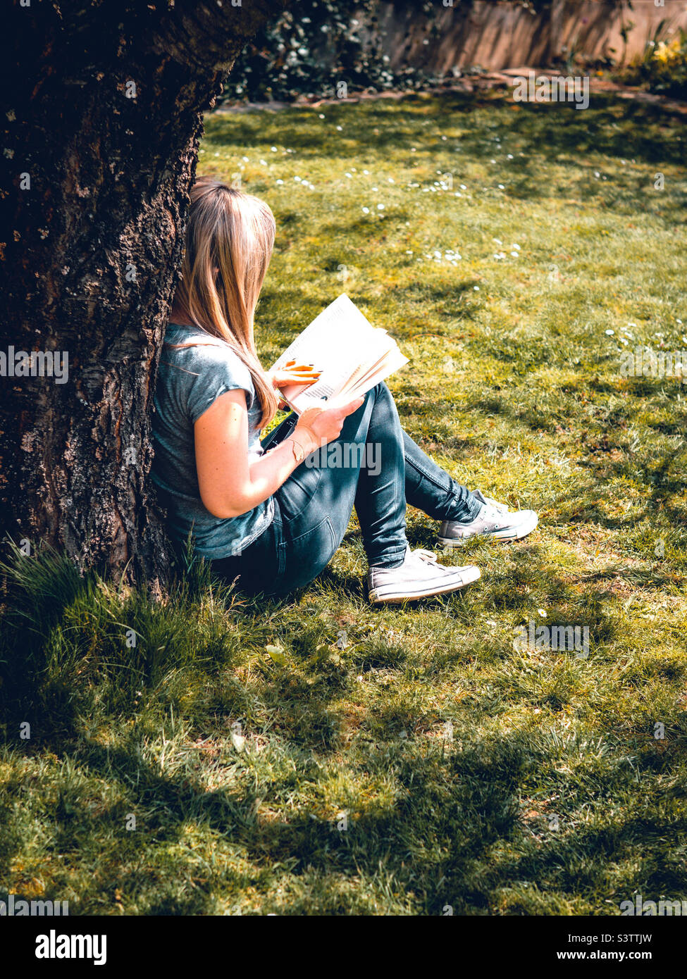 Reading spare hi-res stock photography and images - Alamy