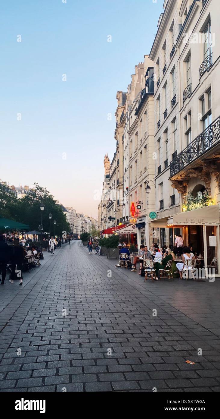 Bustling street dawn hi-res stock photography and images - Alamy