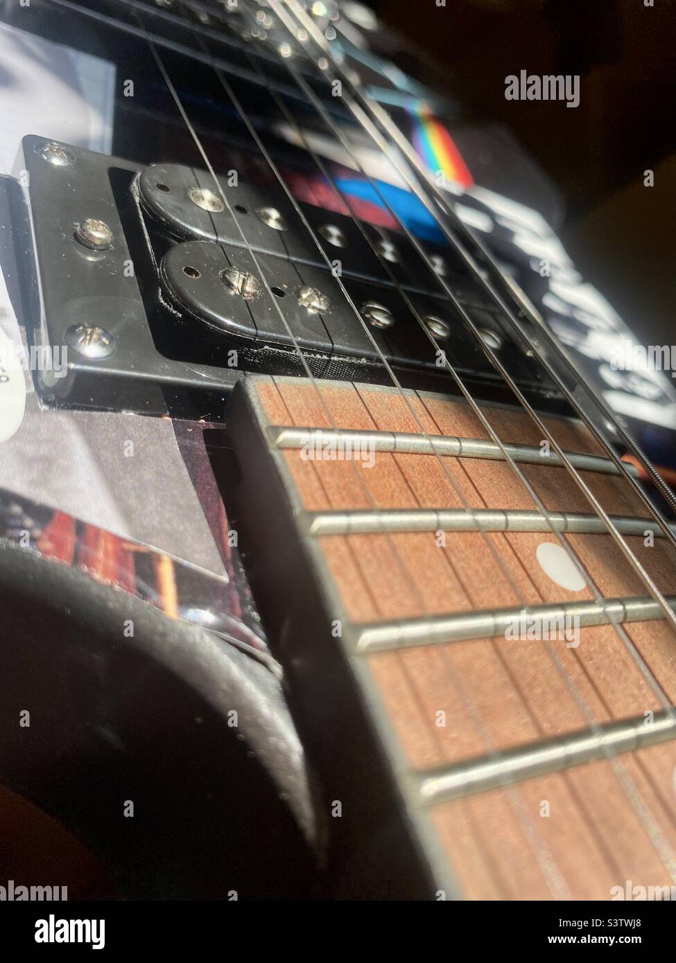 Nylon string strings hi-res stock photography and images - Alamy