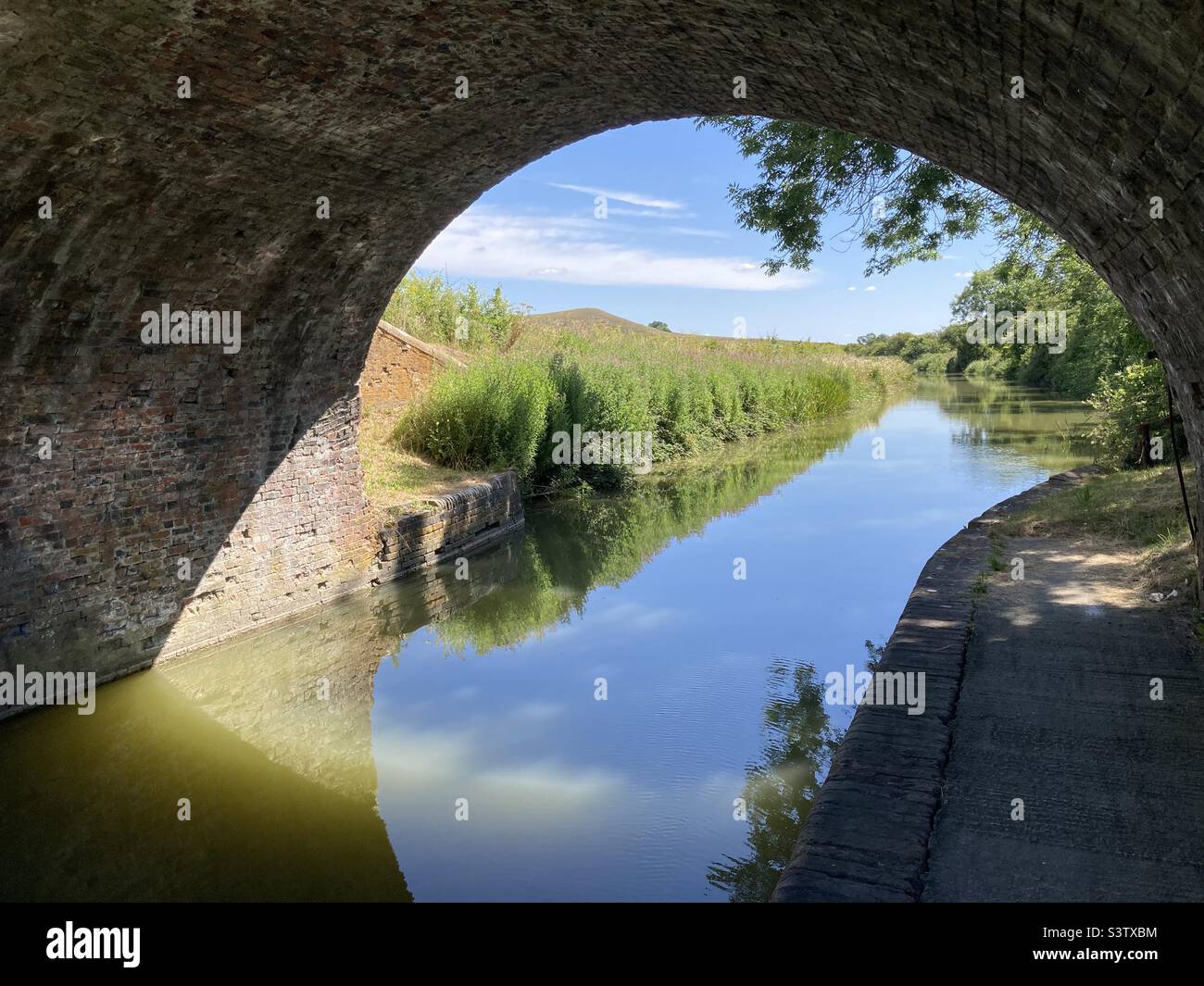 View through canal bridge hi-res stock photography and images - Alamy