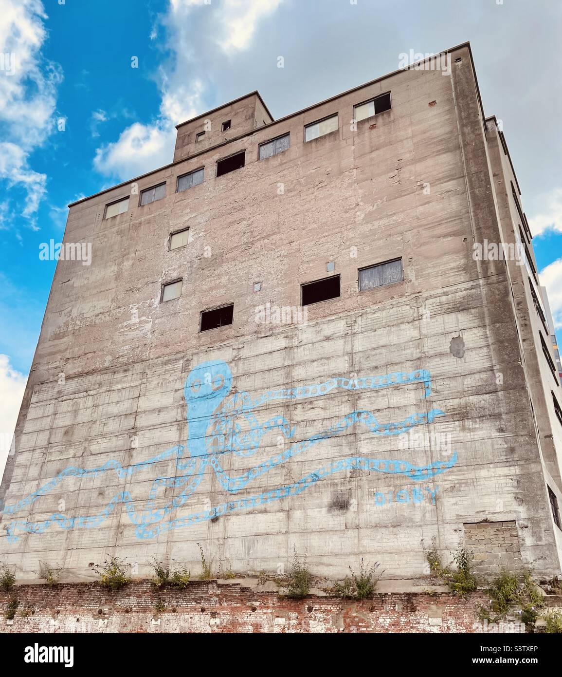 Octopus building hi-res stock photography and images - Alamy