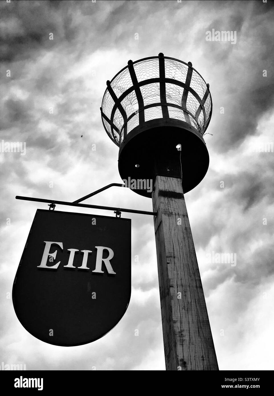 Queen elizabeth ii jubilee beacon hi-res stock photography and images ...