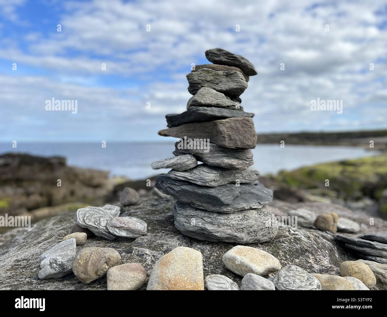 Stone stack beach hi-res stock photography and images - Alamy