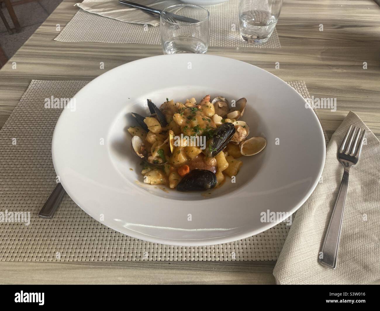 Pasta with shellfish Stock Photo - Alamy