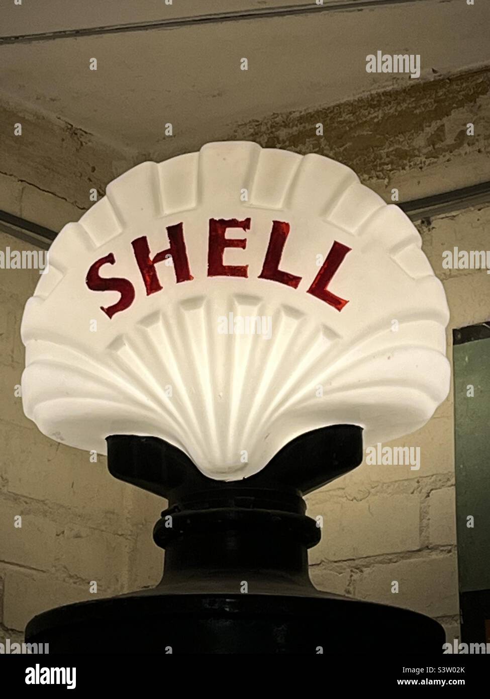Petrol vintage shell light hi-res stock photography and images - Alamy