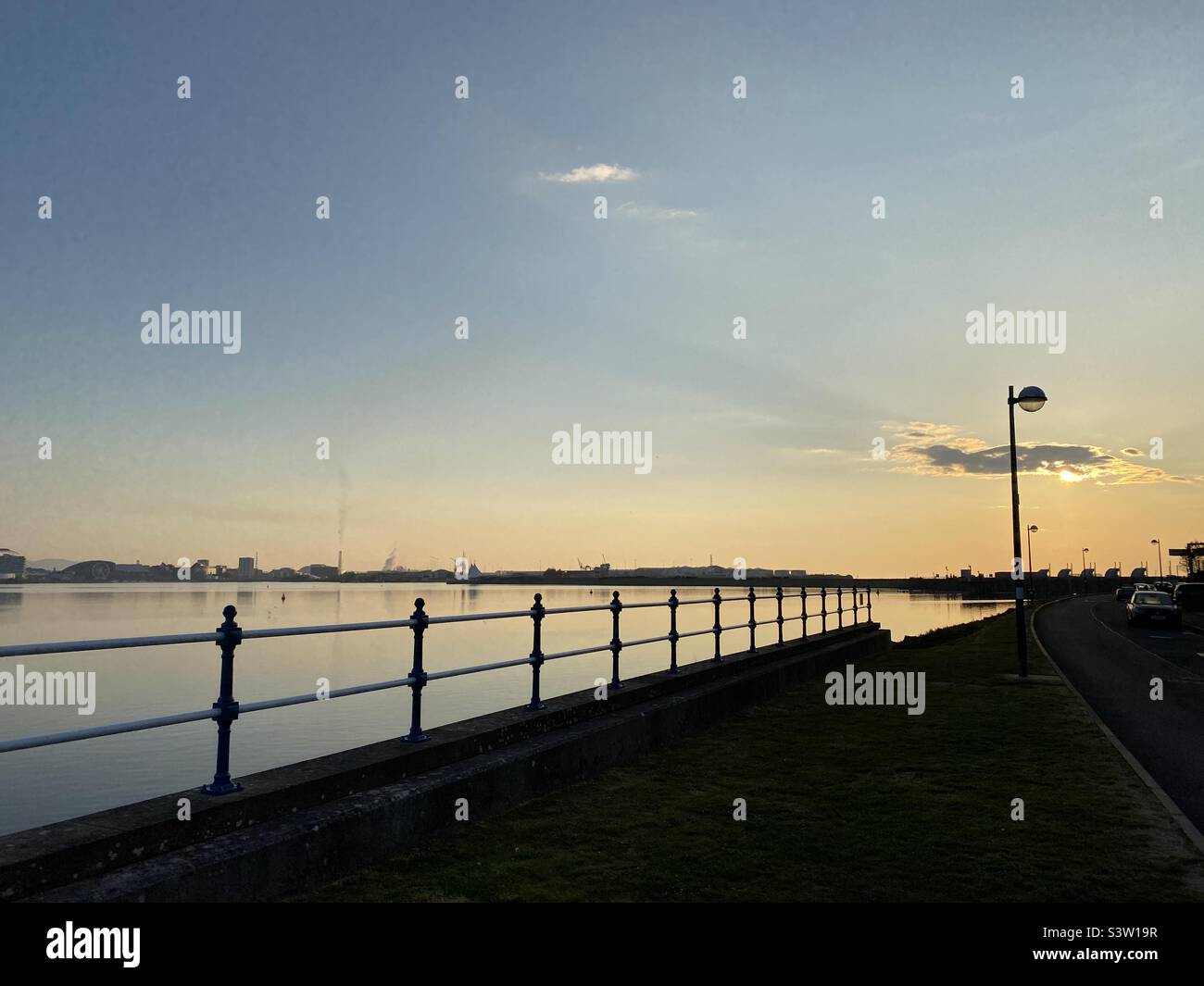 Sunset cardiff bay Stock Photo - Alamy