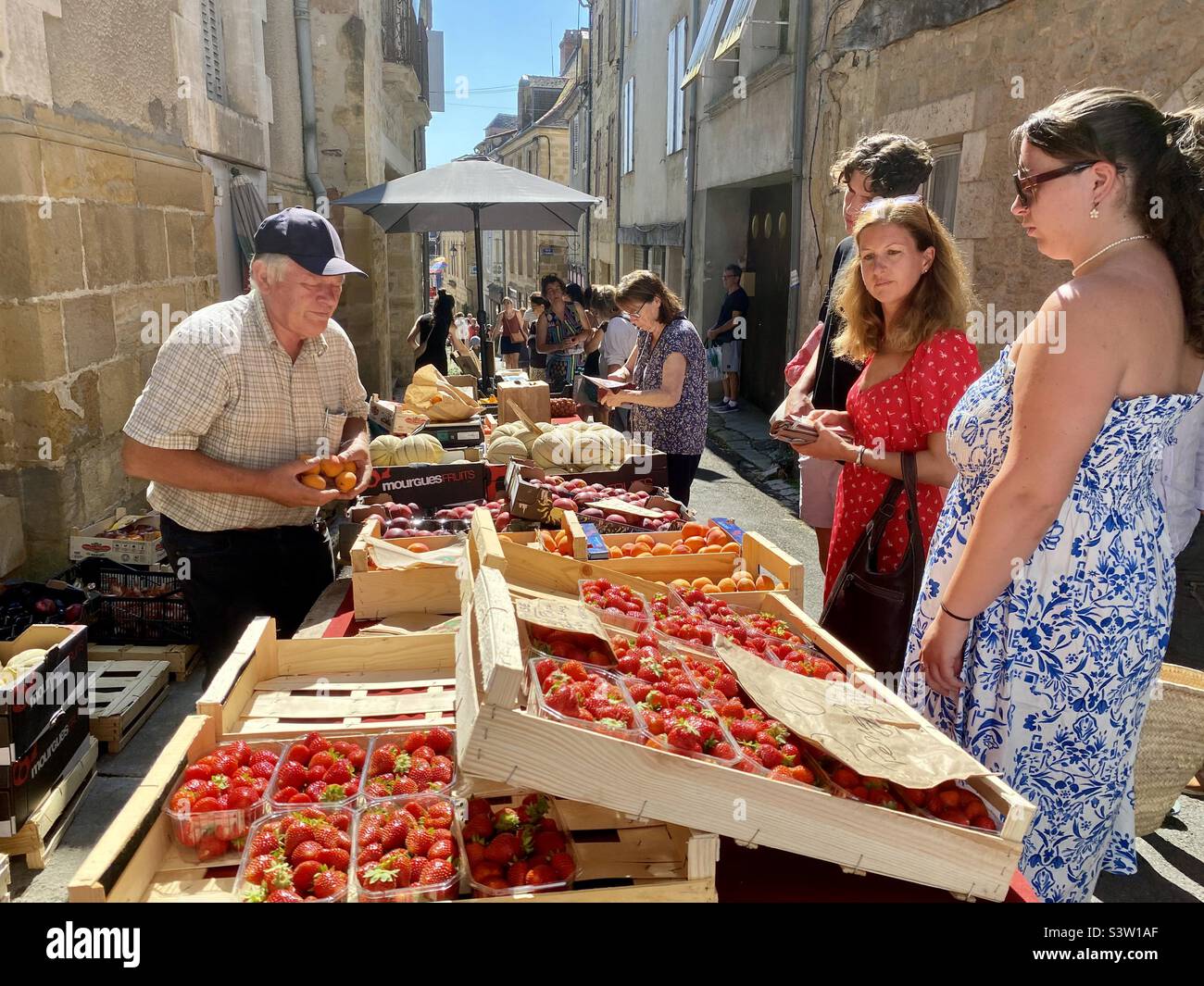 French fruit and vegetable market Stock Photo - Alamy